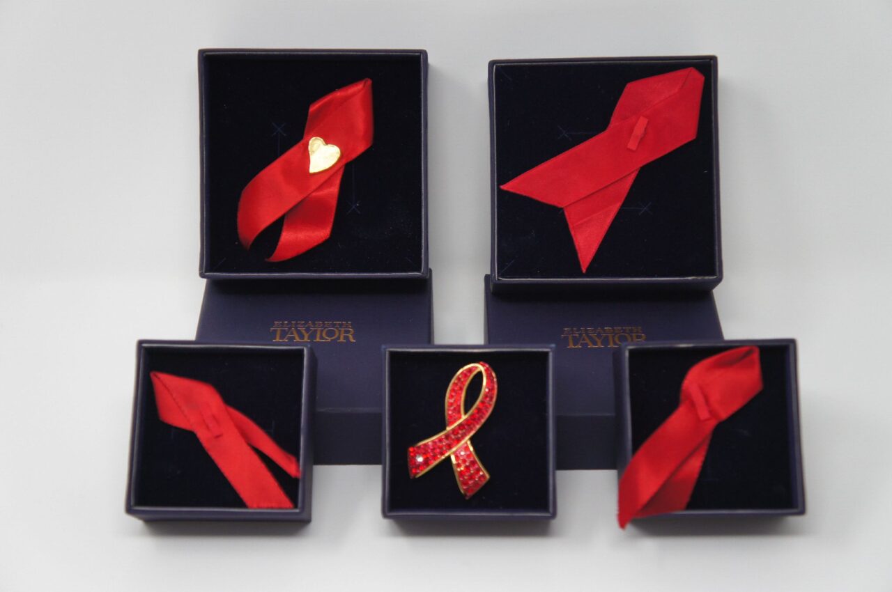 Elizabeth Taylor - AIDS Ribbons